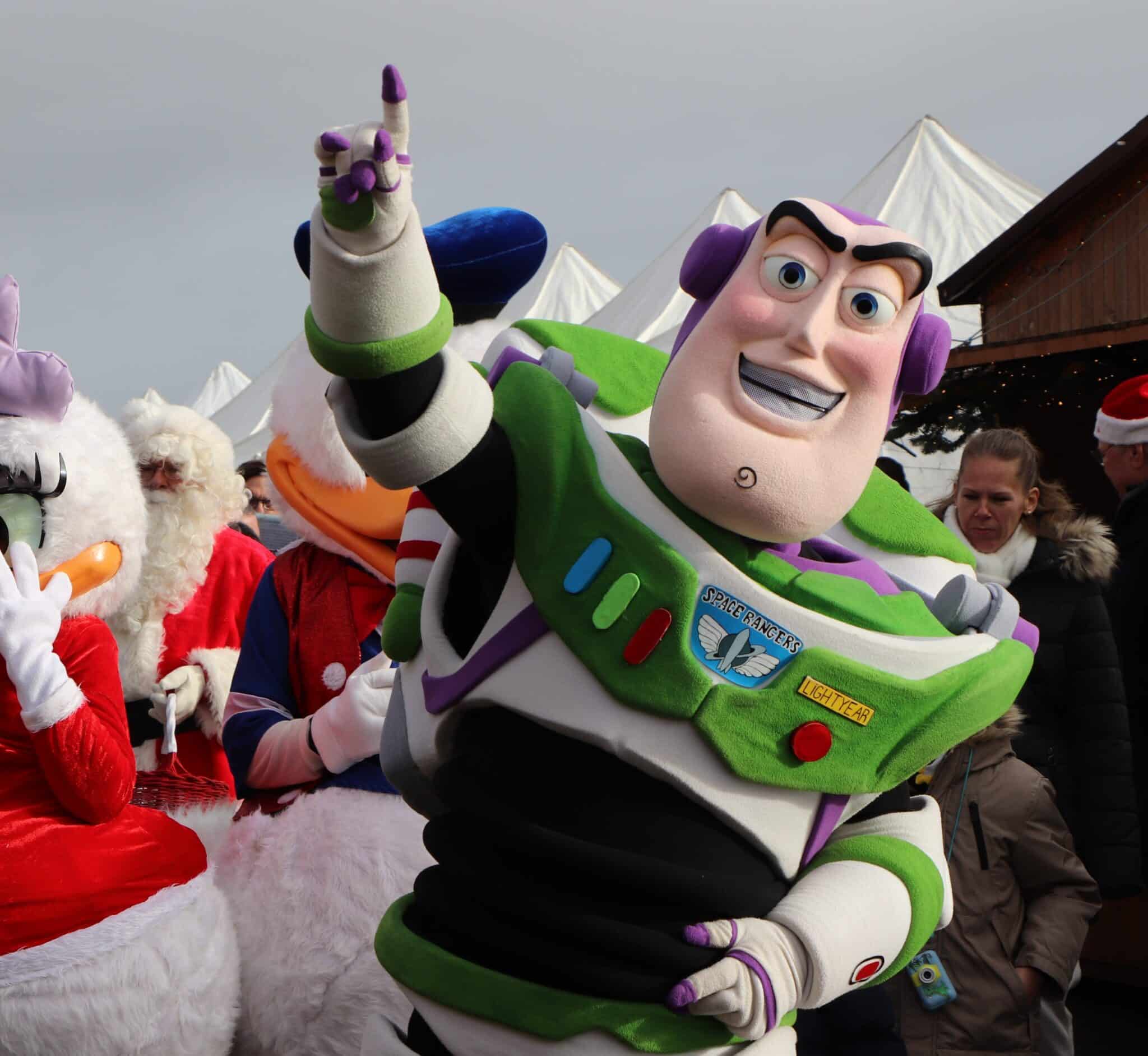 Très beau succès pour le Marché de Noël 2025 ! - Mairie Saint Denis de ...